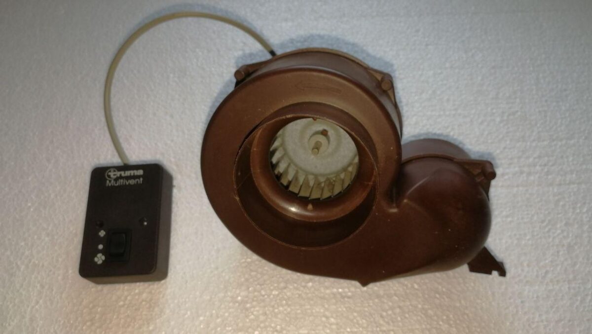 Вентилятор раздува Truma Multivent купить с доставкой • Retrailer